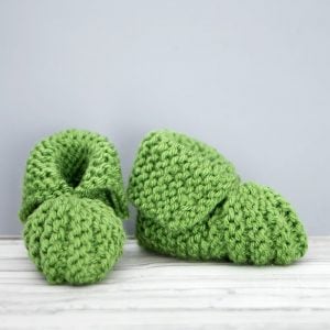 17 Easy Flat Knitting Patterns for Beginners (Straight Needles Only)